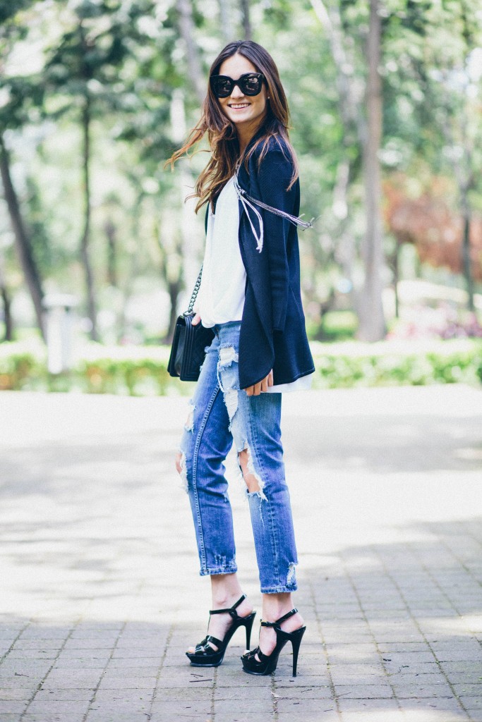 Ripped Jeans Rules | Maria Mina